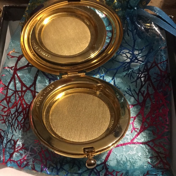 Estee Lauder | Makeup | Vintage Compact | Poshmark